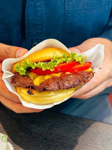 Shake Shack will finally open at Central World Mar 30. Here’s what we ...