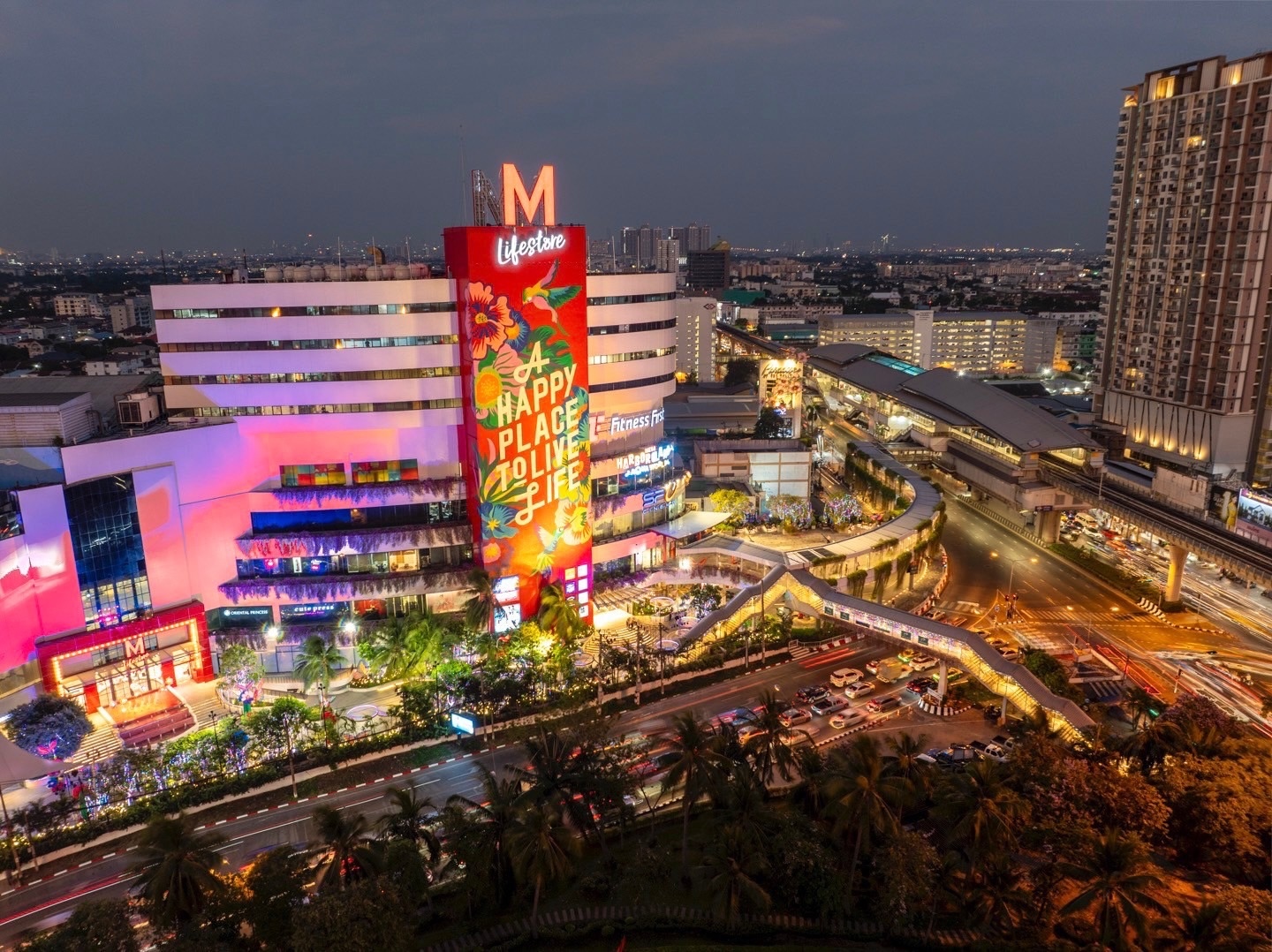 New mega-mall in western Bangkok brings big brands to the outer city ...