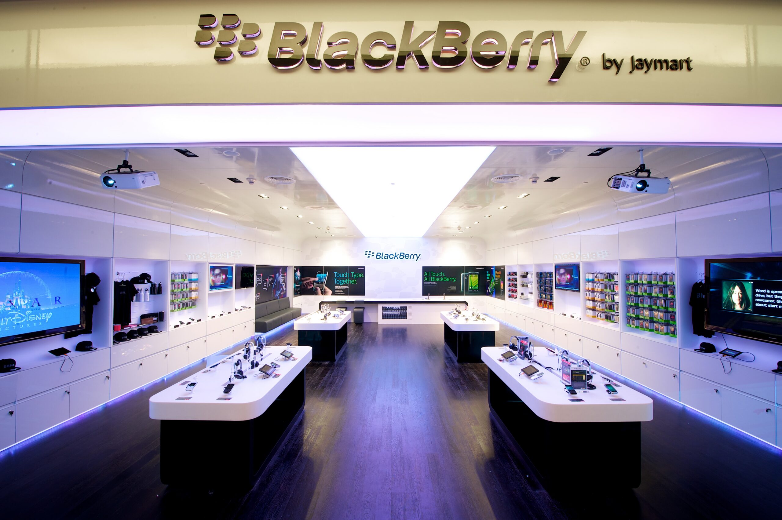 Asia's first BlackBerry store opens at Siam Paragon - BK Magazine ...