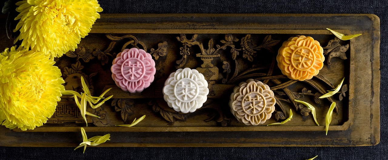Despite the ongoing restoration, the legendary Raffles mooncakes ...
