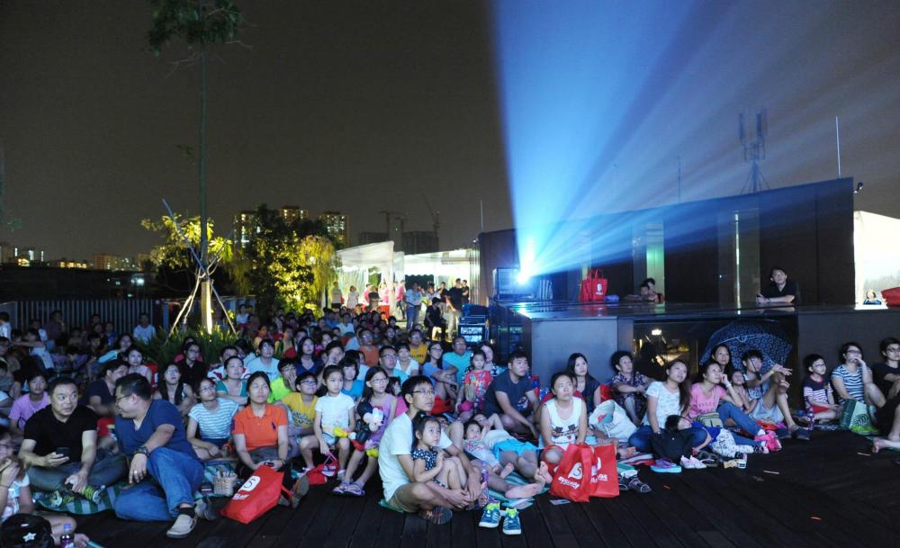 Star Wars fans, watch The Force Awakens at this rooftop screening - BK ...