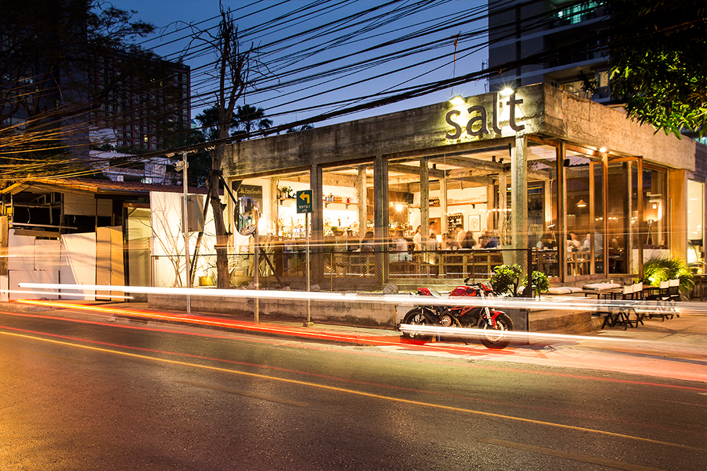 Join Salt Ari's launch for Belgian beer Vedett Extra White on tap - BK ...