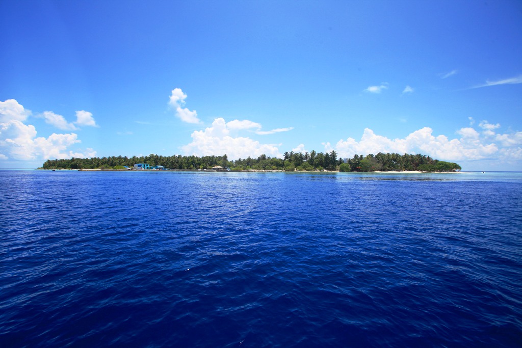 Experience the "real Maldives" on Vaavu Thinadhoo - BK Magazine Online ...